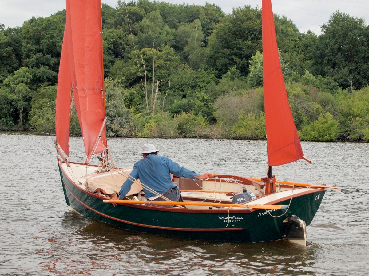 Living in a dinghy – Classic Sailor